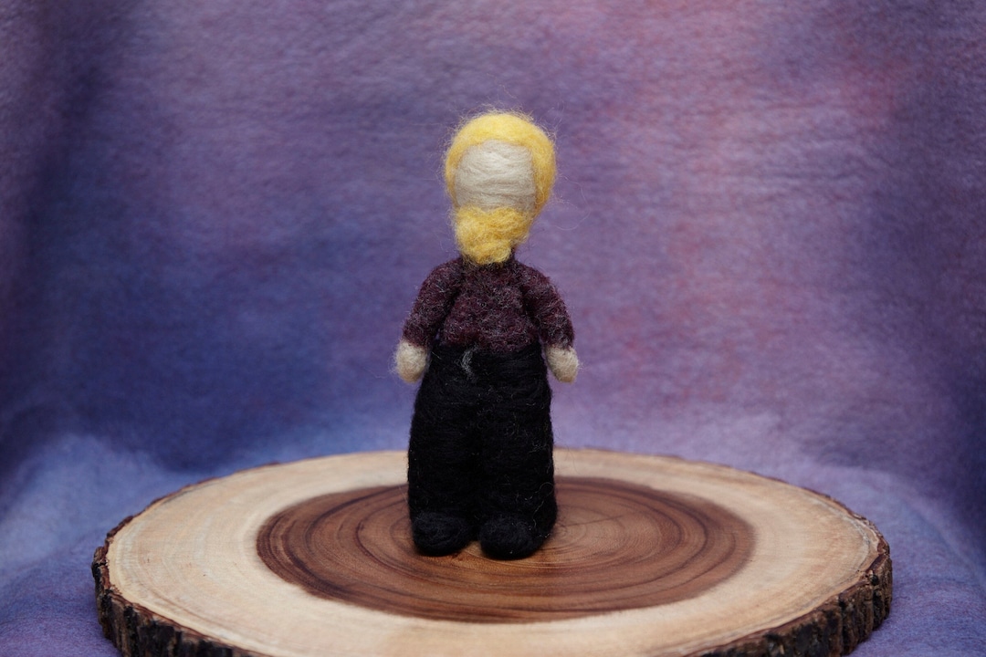 FATHER, Needle Felt Finger Puppet, Waldorf Puppet Show - Etsy
