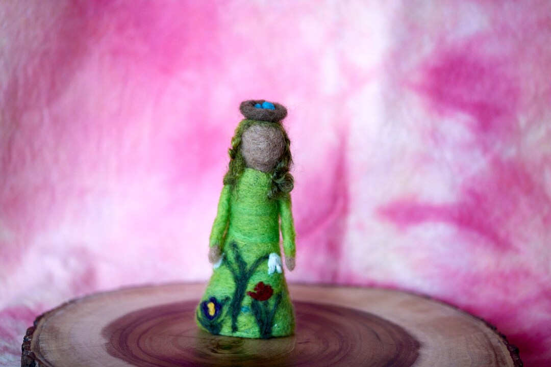 SPRING MAIDEN Needle Felt Finger Puppet, Waldorf Spring Lady, Waldorf ...