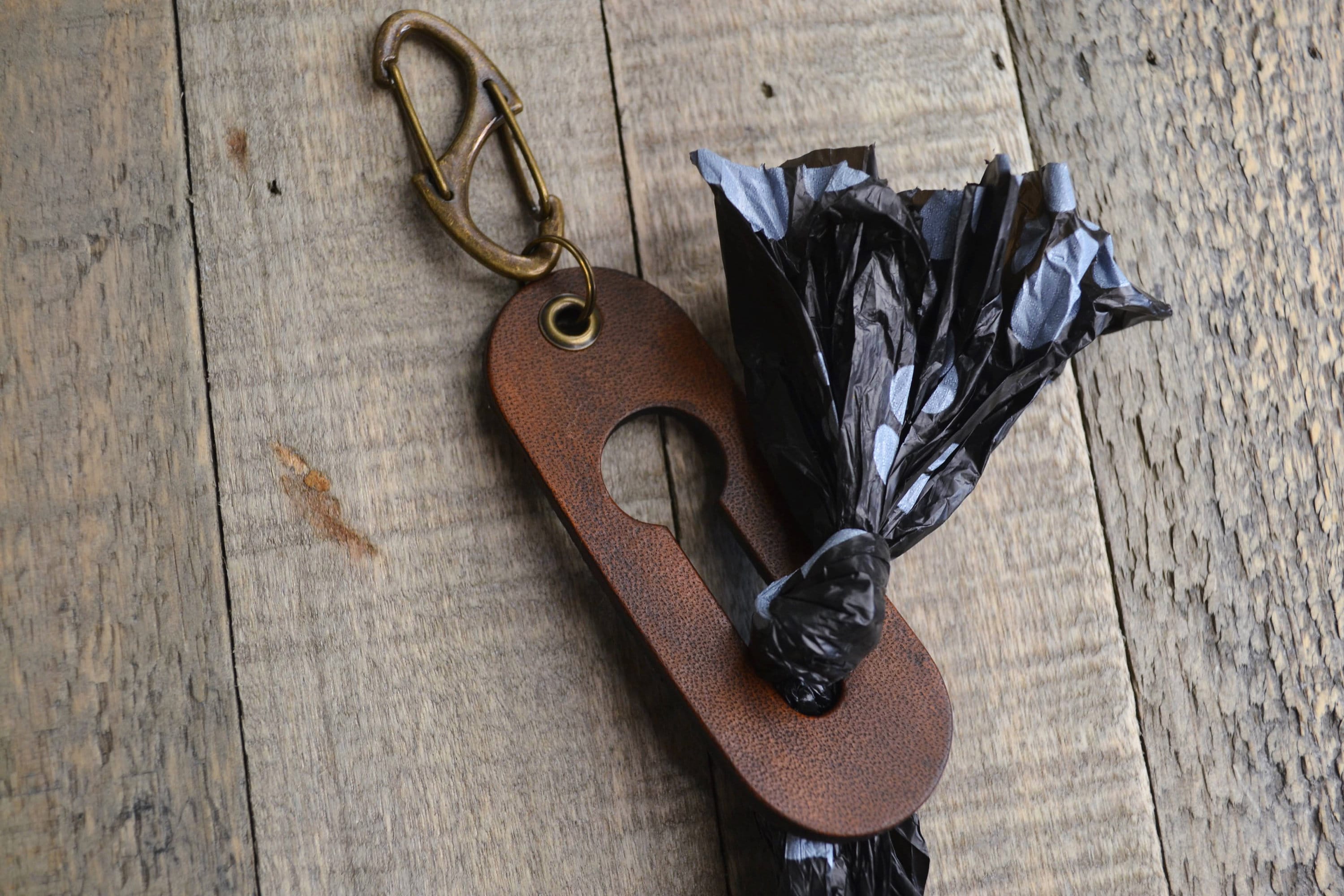 Hands-free Dog Waste Carrier, Clip Onto Any Leash, Leather Dog Poop Bag ...