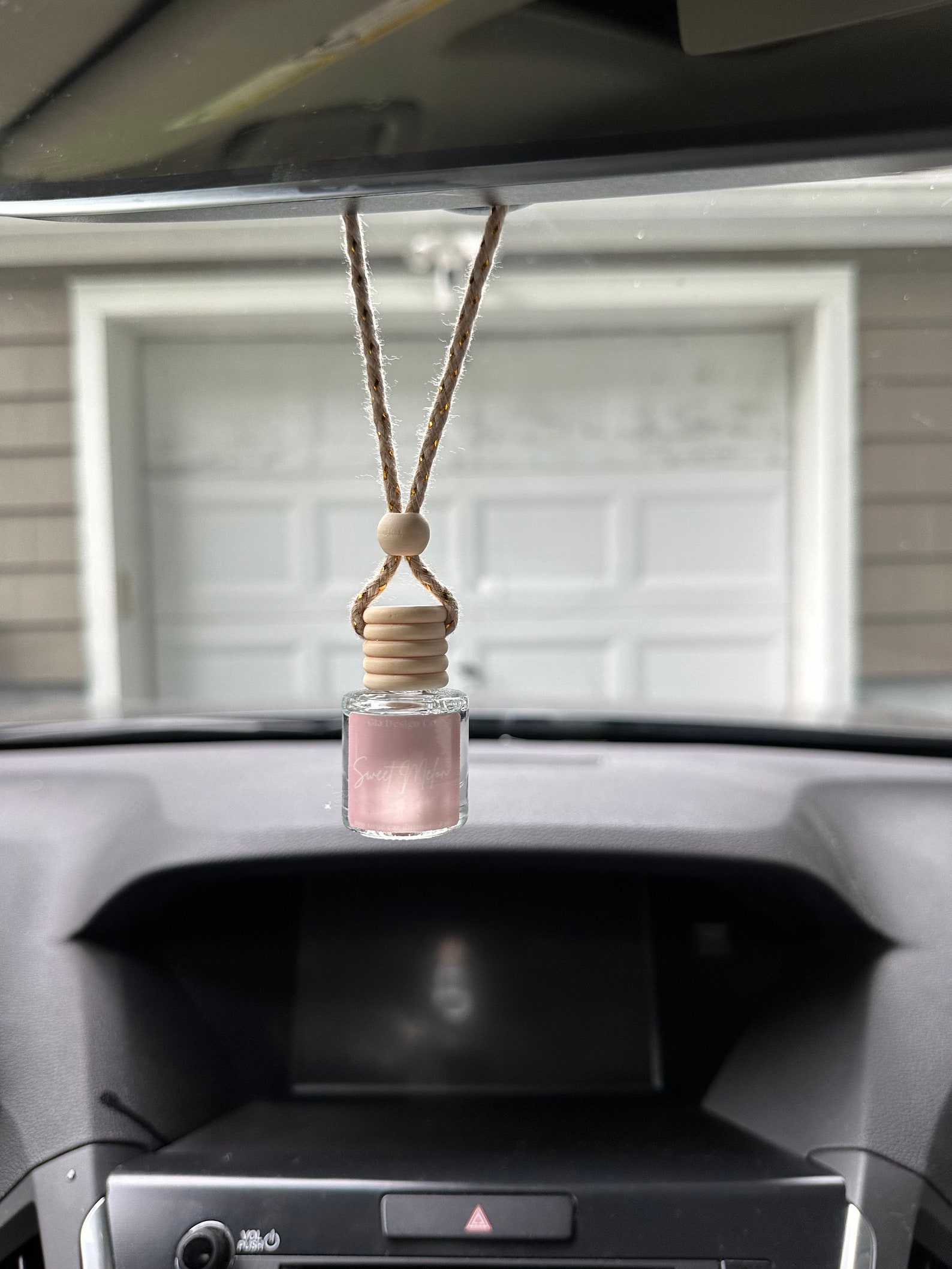 Hanging Car Diffuser Air Refresher, Rear View Car Diffuser, Rear View ...