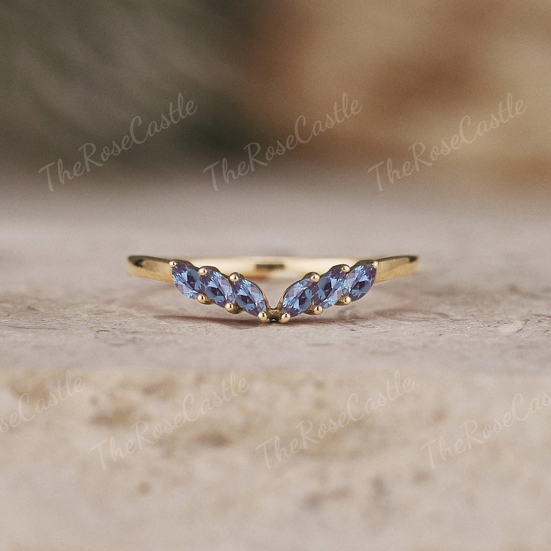 Unique Marquise Alexandrite Wedding Band Yellow Gold Alexandrite Curved ...