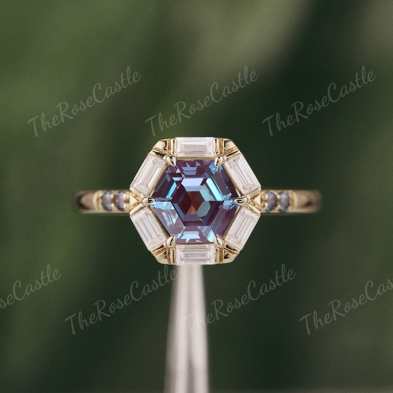 Anillo de compromiso único de alejandrita hexagonal, anillo vintage de ...