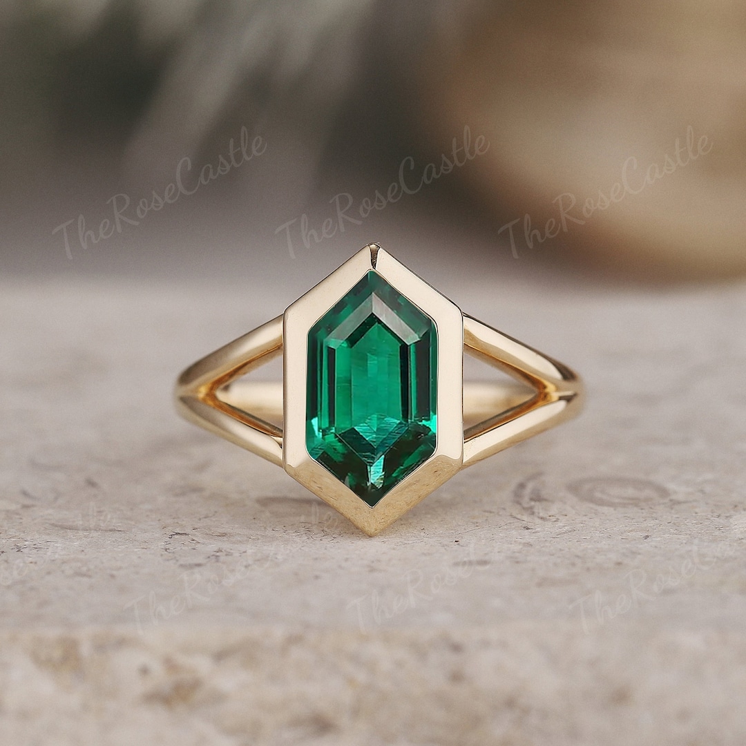 Unique Hexagon Cut Emerald Engagement Ring Solitaire Emerald Ring Green ...