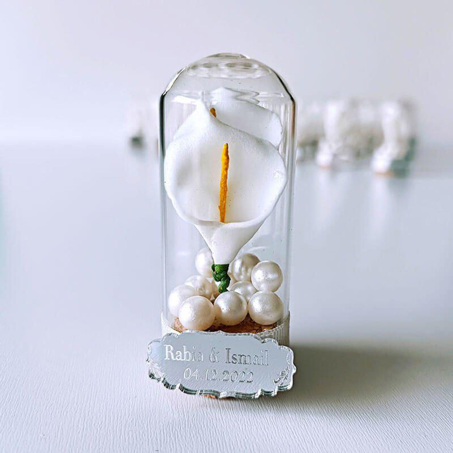 White Pearl Gala Flower Upside Down Glass Bottle, Floral Glass Bottle ...