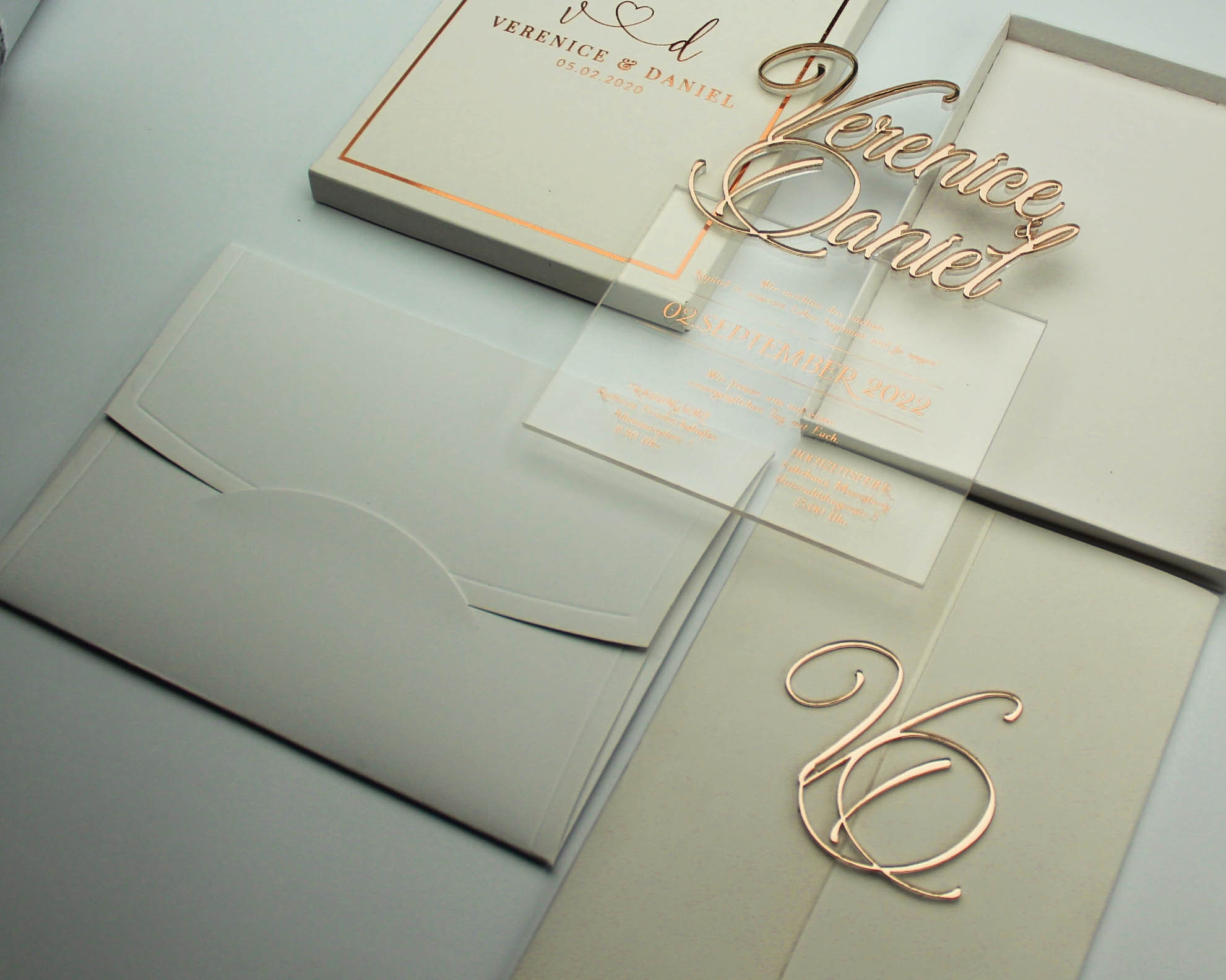 Invitación transparente, invitación en caja de lujo con, sobre blanco y ...