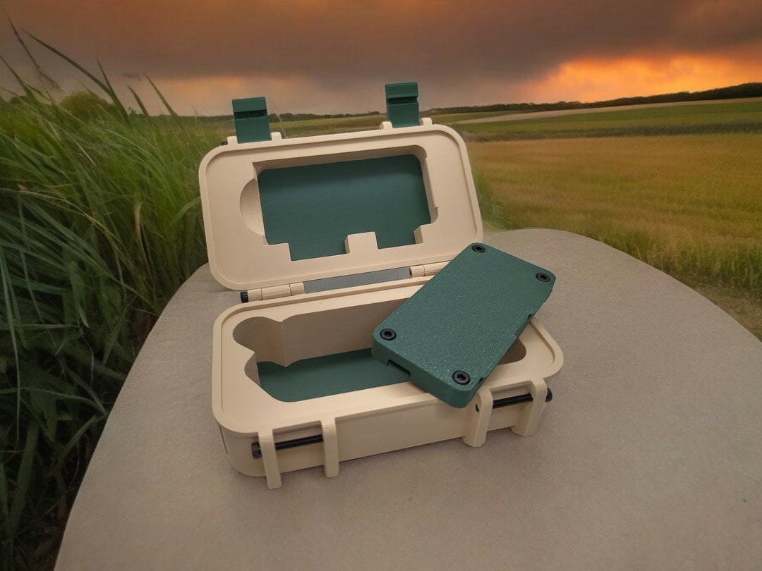 Flipper Zero Box + Flipper Zero Wifi Devboard Box, Screwed Premium ...