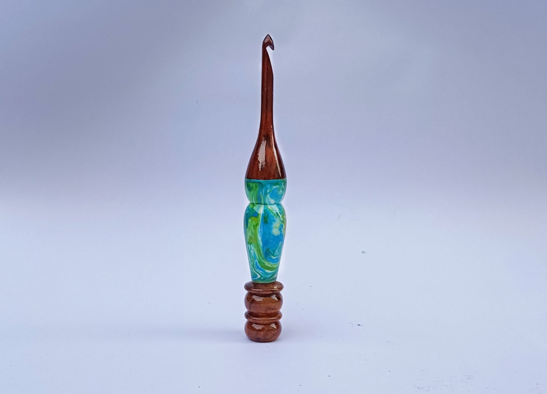 Green Epoxy Resin Crochet Hook and Rosewood Mix Crochet Hook Ergonomic ...