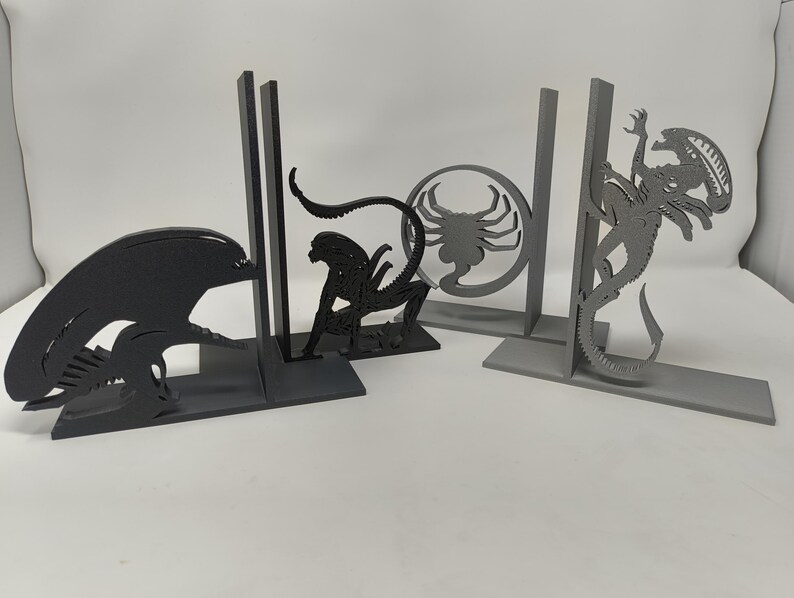 Alien / Xenomorph Inspired Bookends - 20cm High - Etsy
