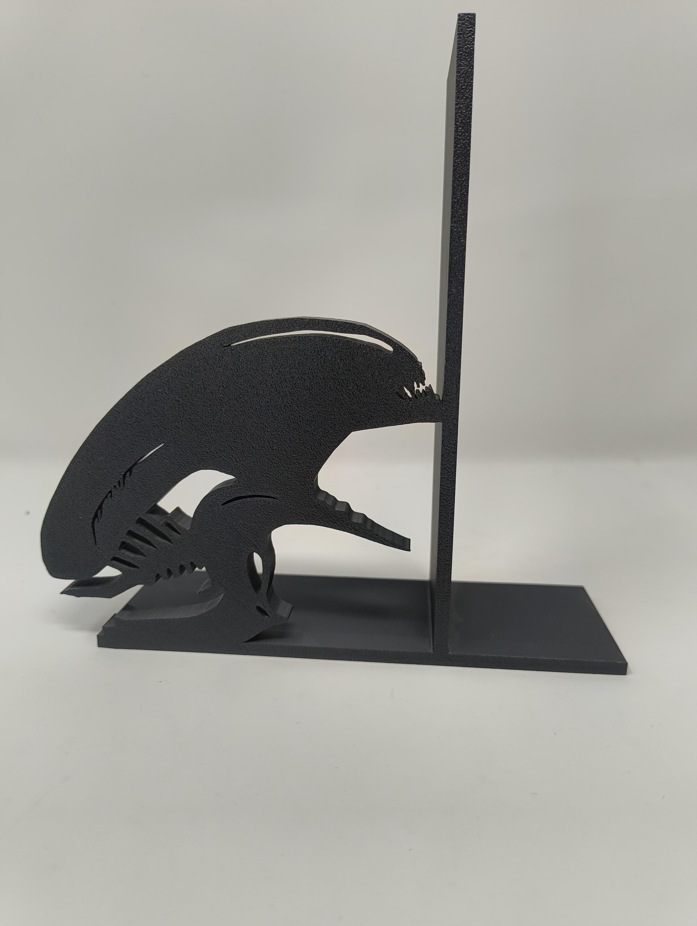 Alien / Xenomorph Inspired Bookends - 20cm High - Etsy