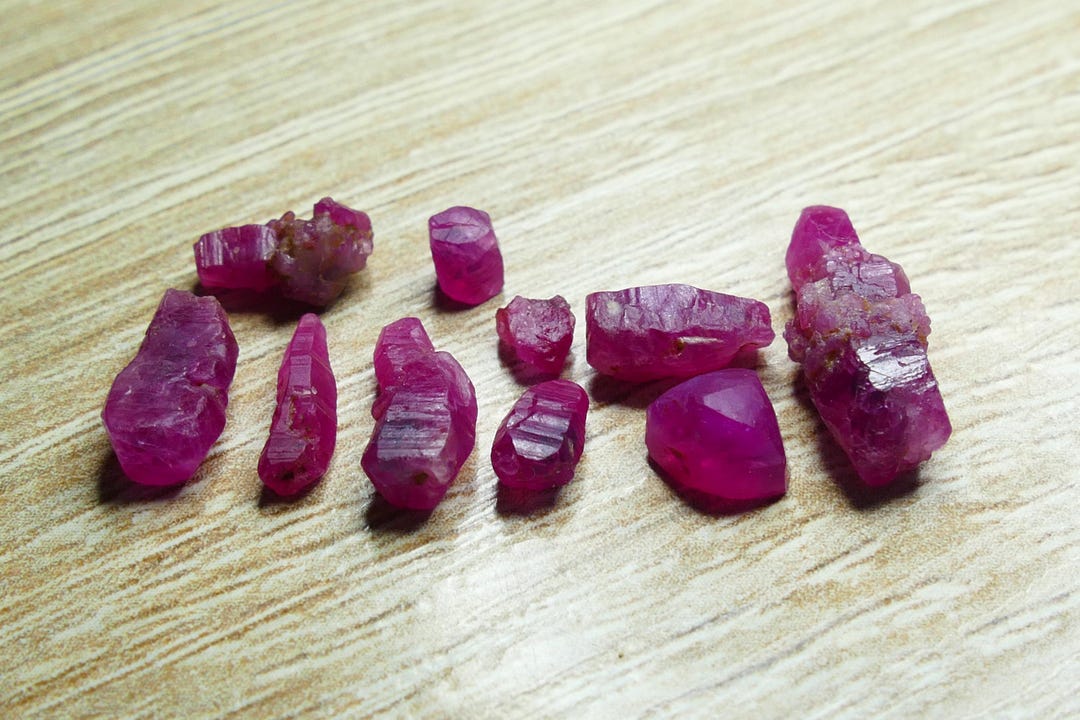 9.21 Natural Uncut Raw Ruby Crystals Specimens Deep Red Color Sizes: 4 ...