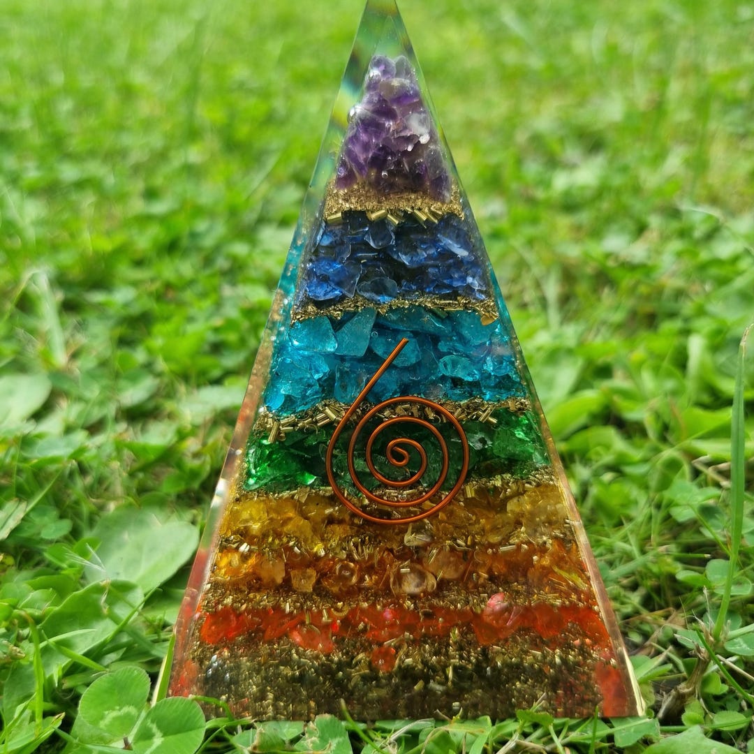 7 Chakra Crystal Pyramid - Etsy
