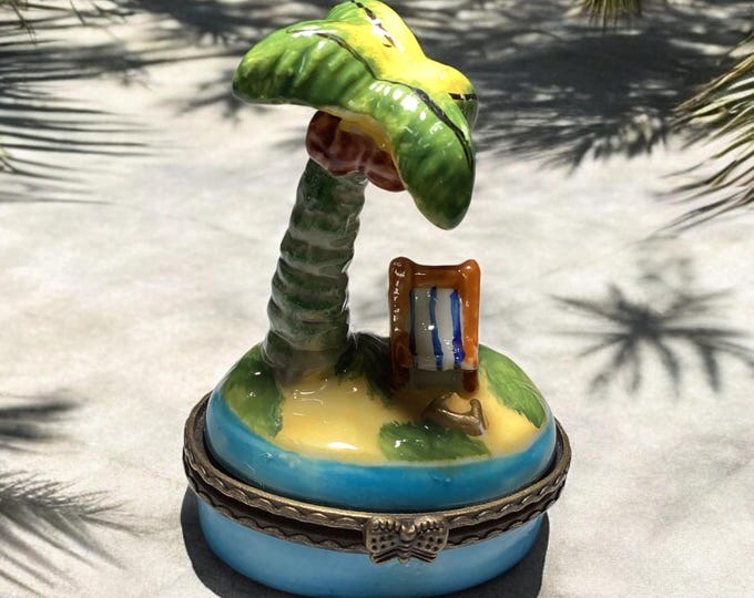 Vintage Island Palm Tree Trinket or Pill Box, Island Trinket or Pill ...