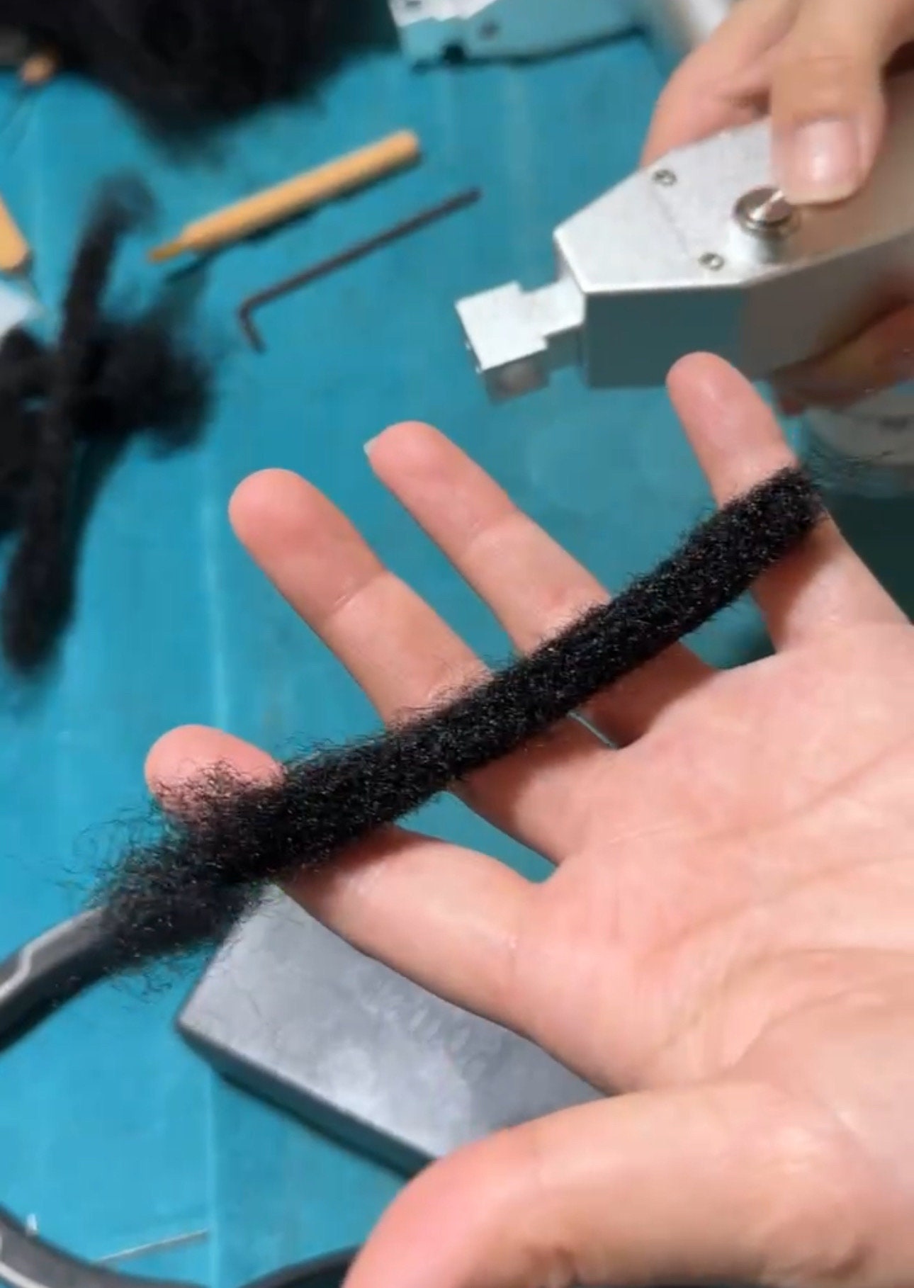 Instant Locs Machine 2.0 Dreadlock Machine Instant Loc Machine Loc ...