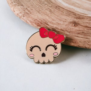 Large Skull Enamel Pin, Pirate Lapel Pin, Jolly Roger Pin Badge, Cute ...