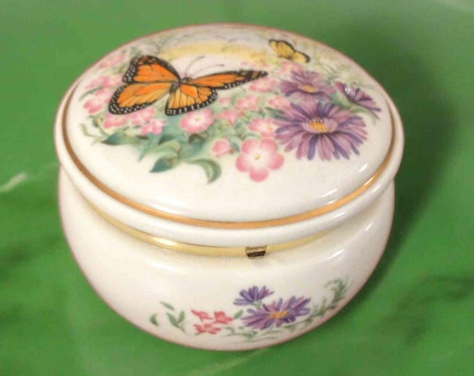 1990 Heritage House Music Box. "somewhere My Love". - Etsy
