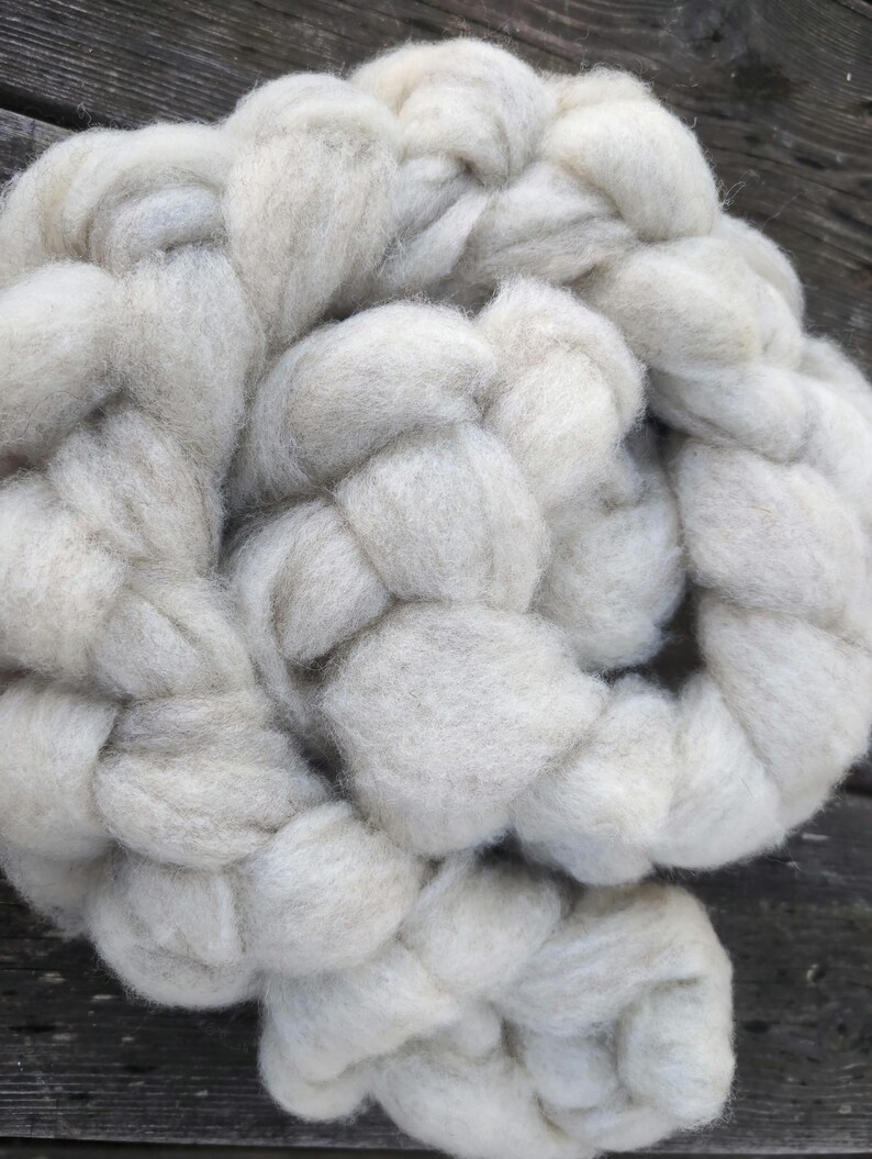 Natural Light Grey Romeldale Cross Lamb Roving. - Etsy Canada