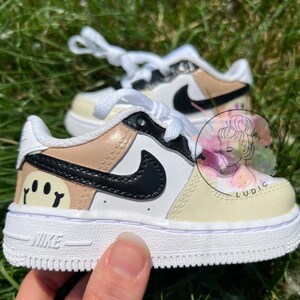 Custom Smiley Face Air Force 1 Shoes, Hand Painted AF1 Sneakers - Etsy