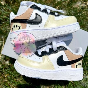 Custom Smiley Face Air Force 1 Shoes, Hand Painted AF1 Sneakers - Etsy