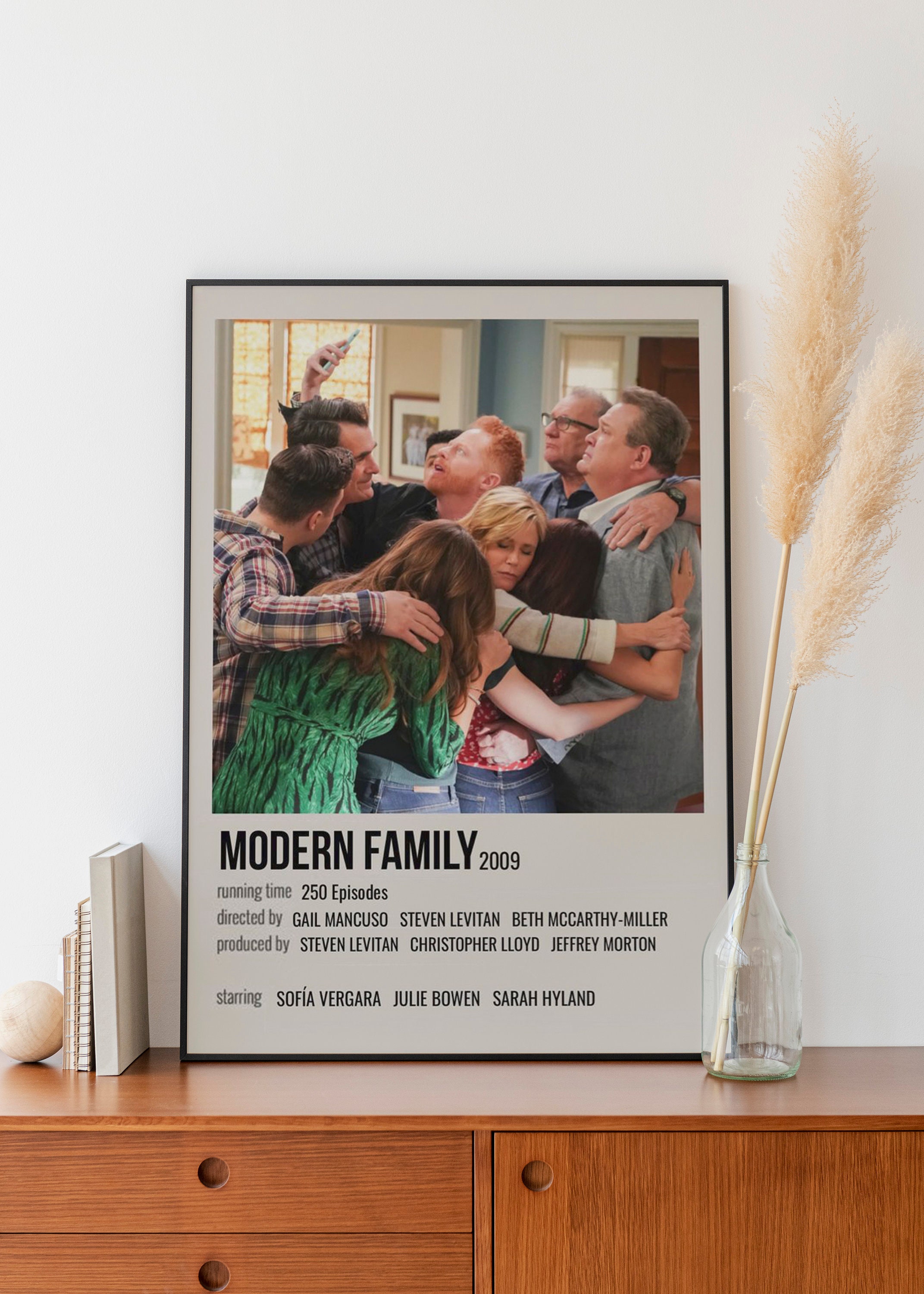 Modern Family Poster Modern Family Comedy Tv Series Poster Wall Art ...