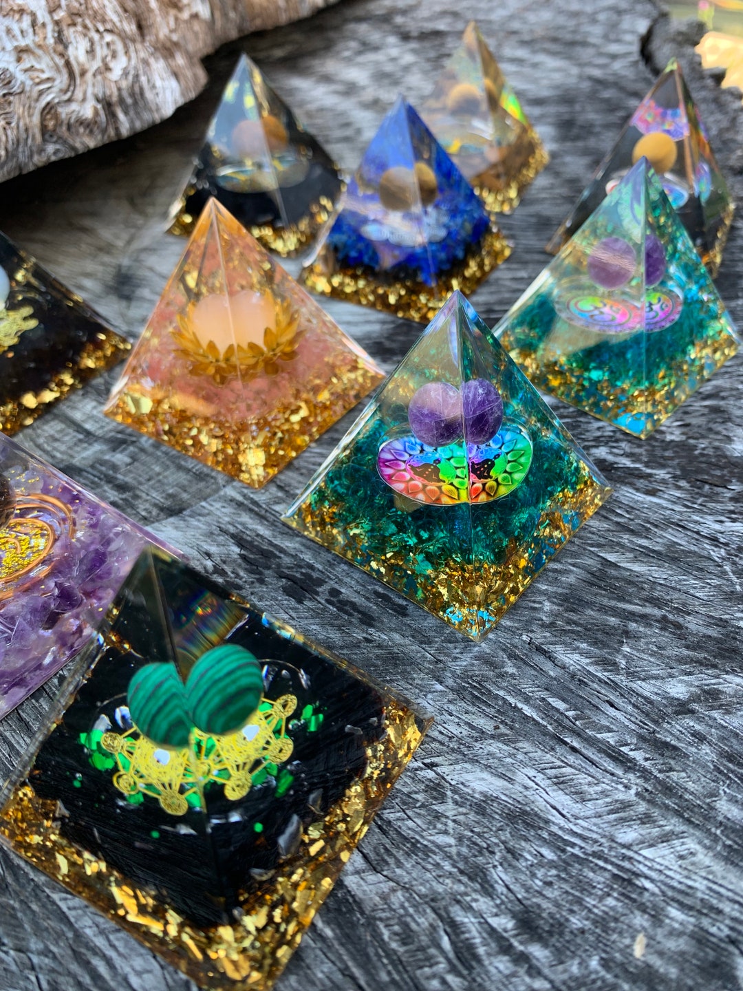 Crystal Pyramid Healing Crystal Stone for Positive Energy, Good Luck ...