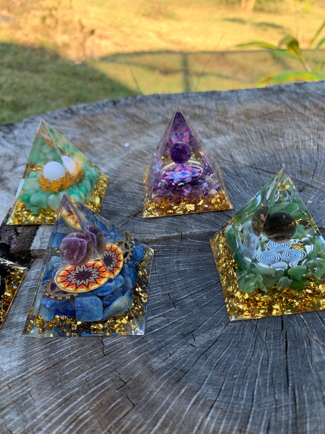 Crystal Pyramid Healing Crystal Stone for Positive Energy, Good Luck ...