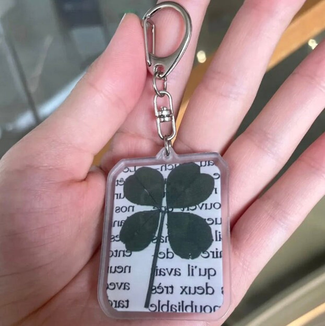 Queen of Tears Acrylic Keychain With Real 4 Leaf Clover Kdrama Keychain ...