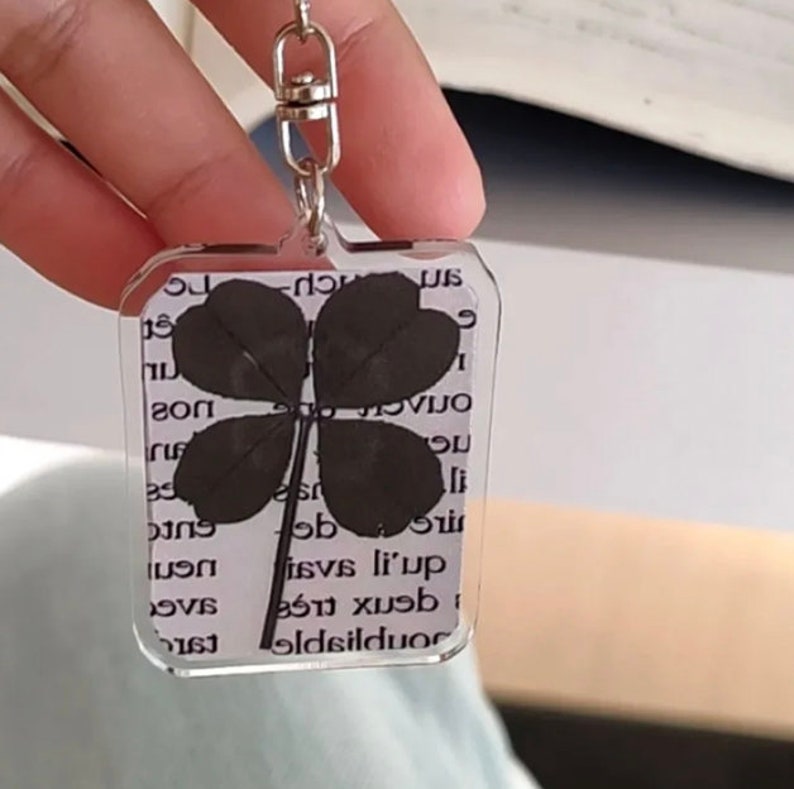 Queen of Tears Acrylic Keychain With Real 4 Leaf Clover Kdrama Keychain ...