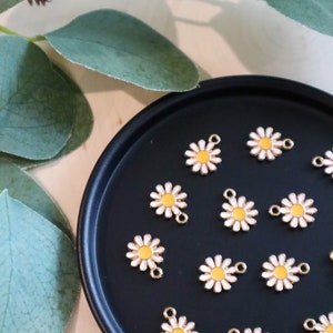 Daisy Charm - Add On - Etsy