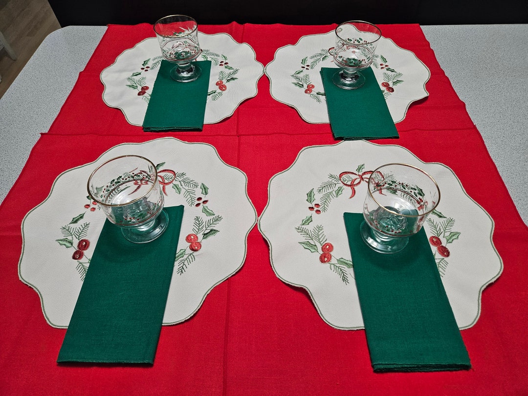 Christmas Holly Set - 4 Custard/sherbert Dishes, 4 Placemats, 4 Green and 4 Red Cloth Napkins - Etsy