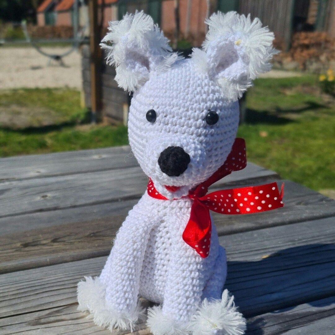 White Samoyed Amigurumi Doll, 20cm With Bow Crocheted Puppy Sitting ...