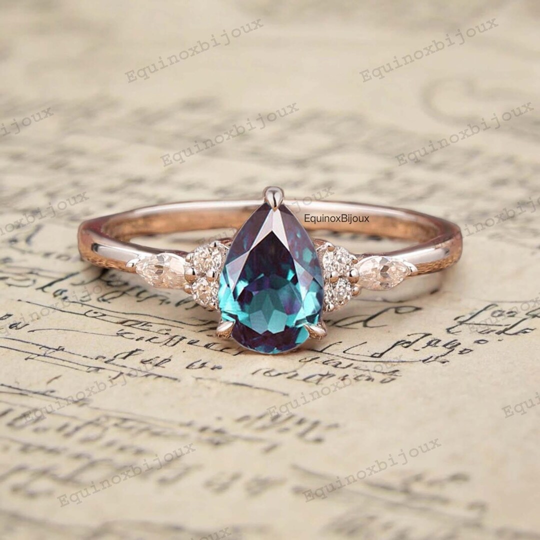 Tear Drop Wedding Ring, Alexandrite Engagement Ring Pear Shape, Art ...