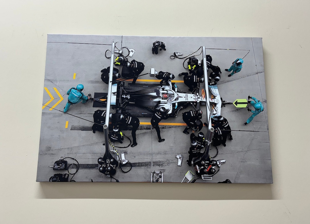 Lewis Hamilton Pit Stop Canvas Art: F1 Racing Decor - Etsy