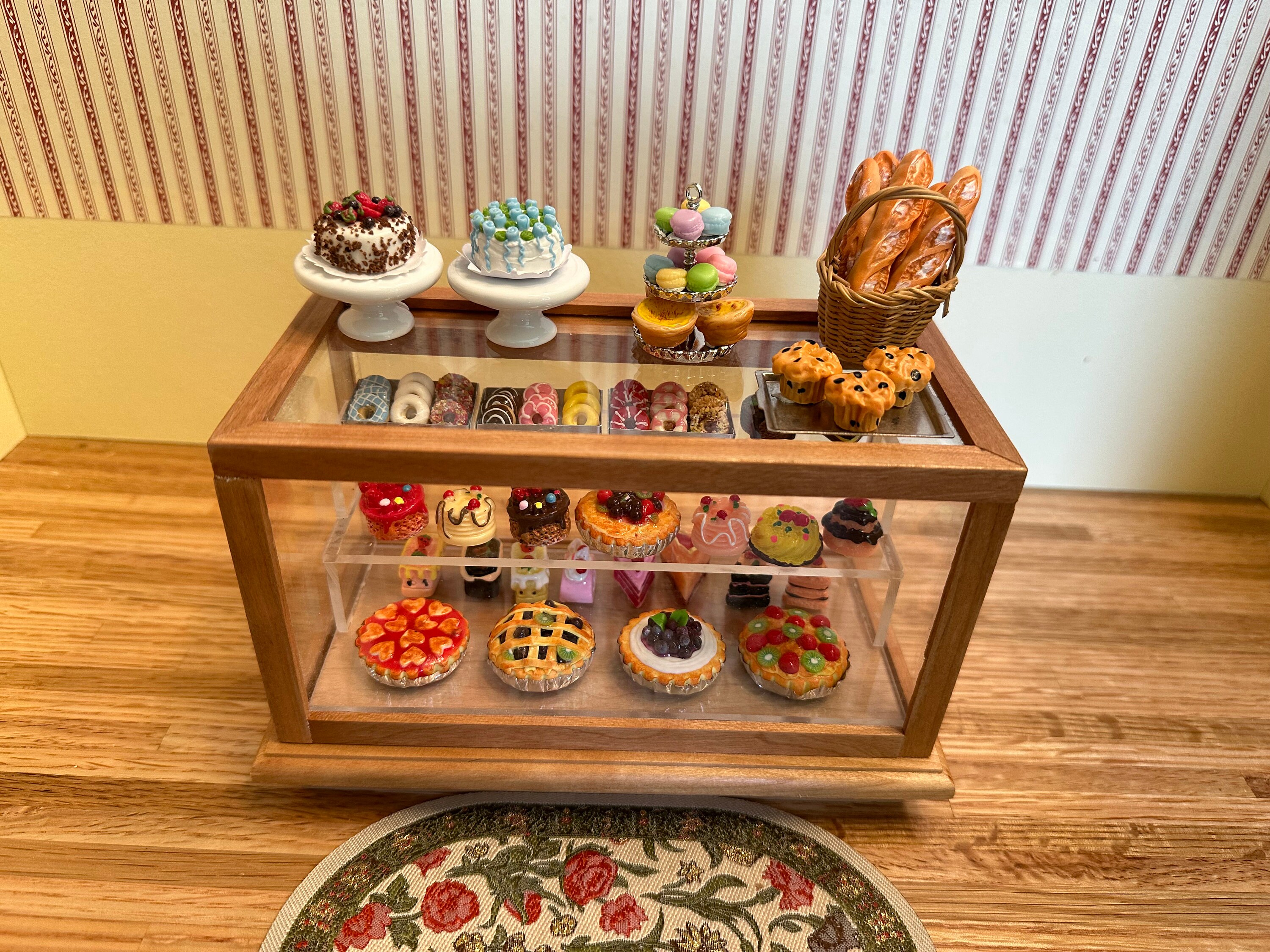 Miniature Store Display Counter, 1:12 Scale With Clear Stepped Shelves ...