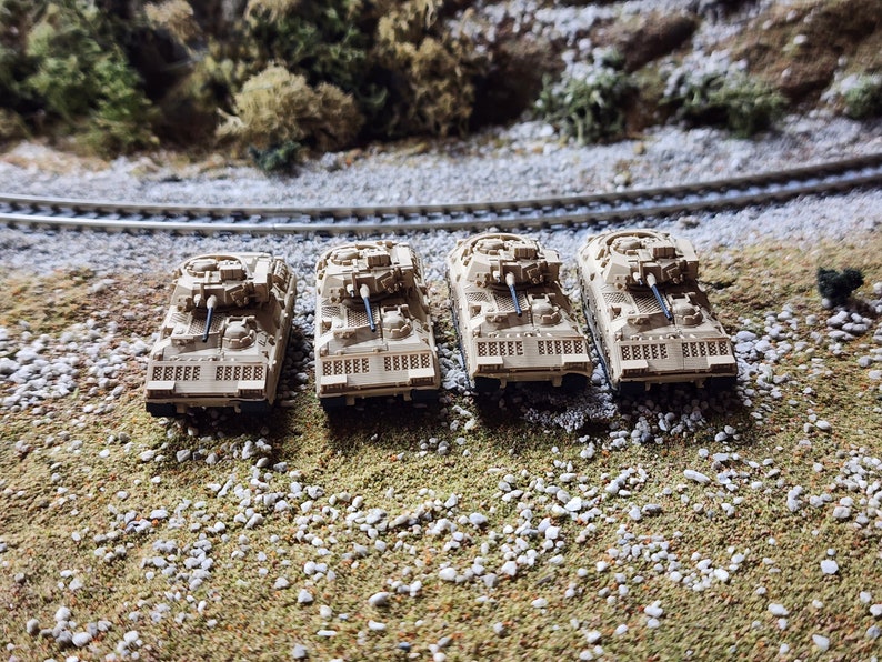 N Scale 1:160 Combat Platoon (4) M2 Bradley and (4) M1 Abrams - US Army ...