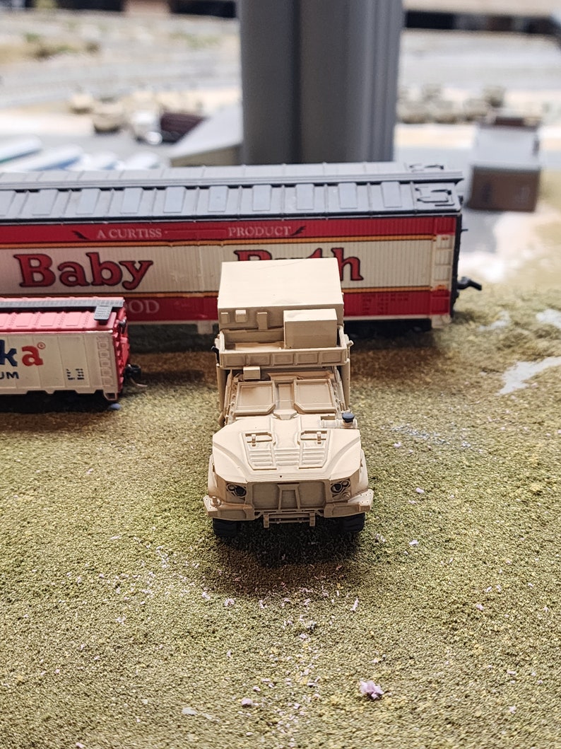 HO Scale 1:87 Joint Light Tactical Vehicle JLTV Shelter US Army Desert ...