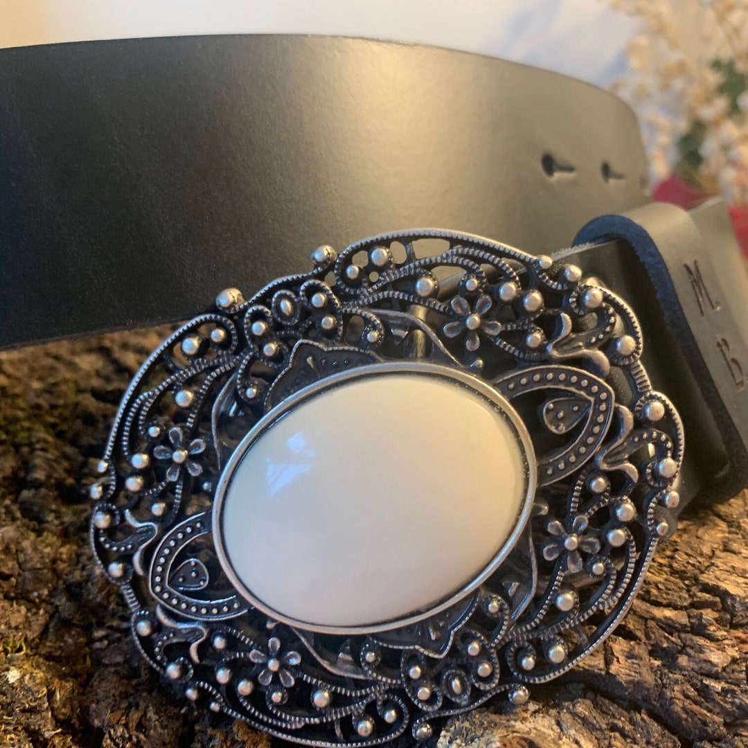 Black Leather Women's Belt With Bone Color Cameo Chapón. Custom. Casual ...