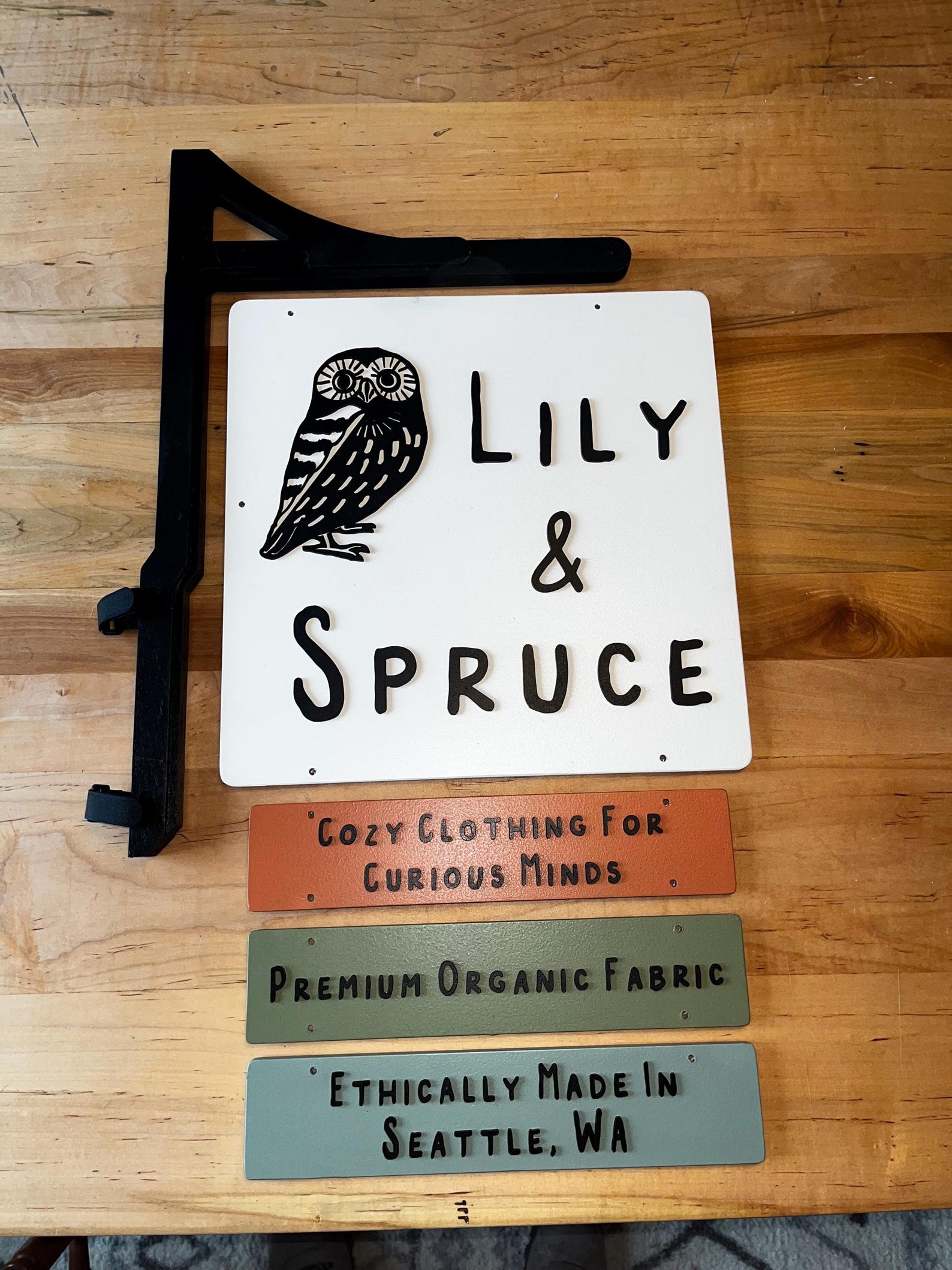 Market Bracket for Square, Round, Oval or Custom Shaped Sign - Boutique ...