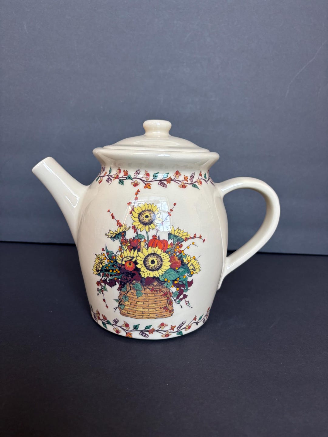 Vintage Henn Spongeware Floral Basket Teapot – Made in Roseville, Ohio ...