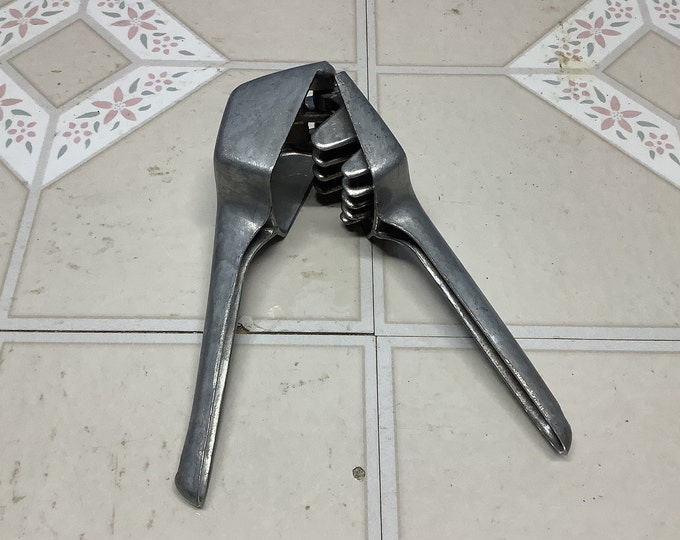 Vintage Ice Crusher Circa 1960s irvinware Hand Held Aluminum Ice ...