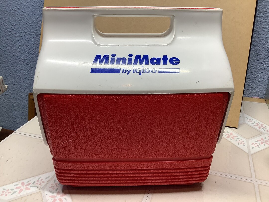 Igloo Minimate Lunch Cooler From the 1980’s. in Good Condition With Some Minor Scratches Holds 6 ...