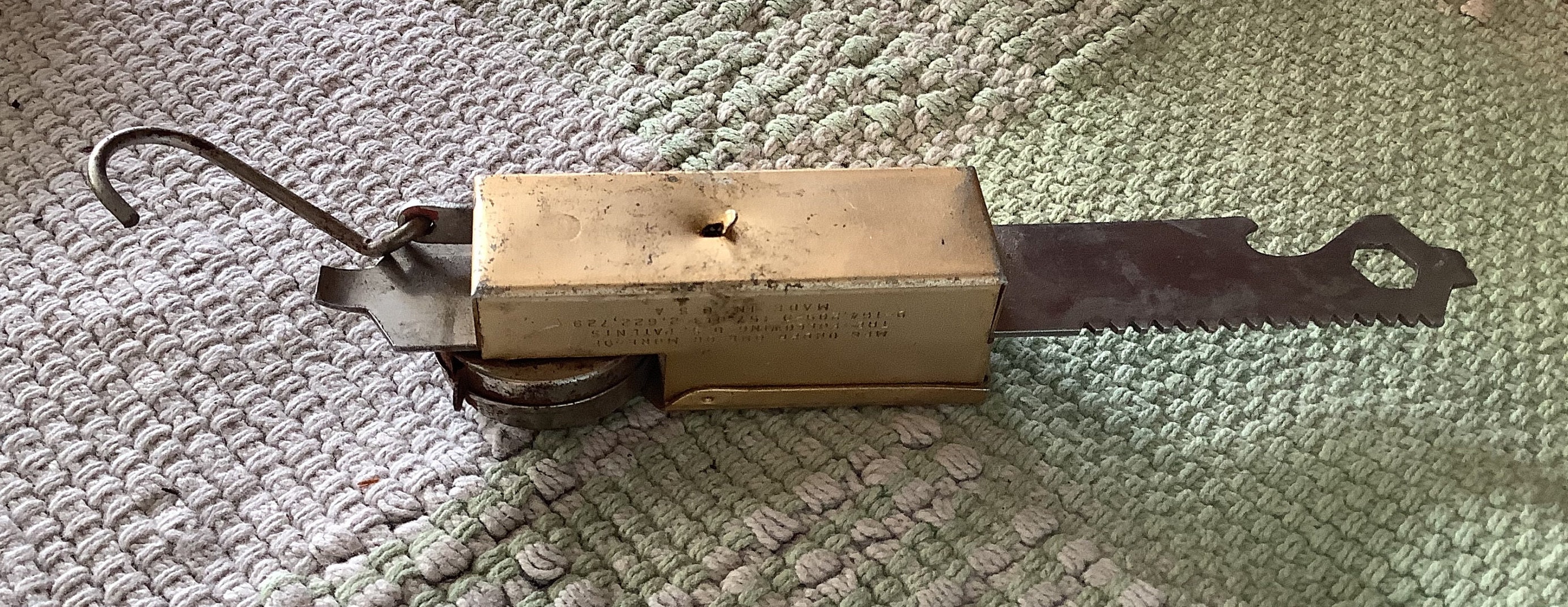 Multi-tool Sport Pal Fishing Scaler, Tape Measure, First Aid Kit Holder ...