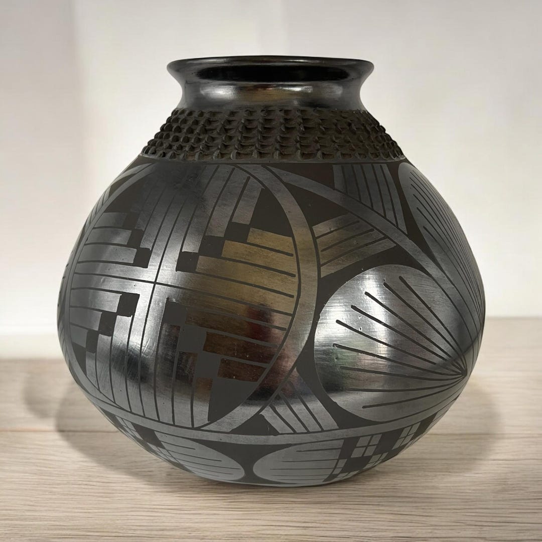 Large Mata Ortiz Pottery in Black and Red Highlights by Jesus Peña ...