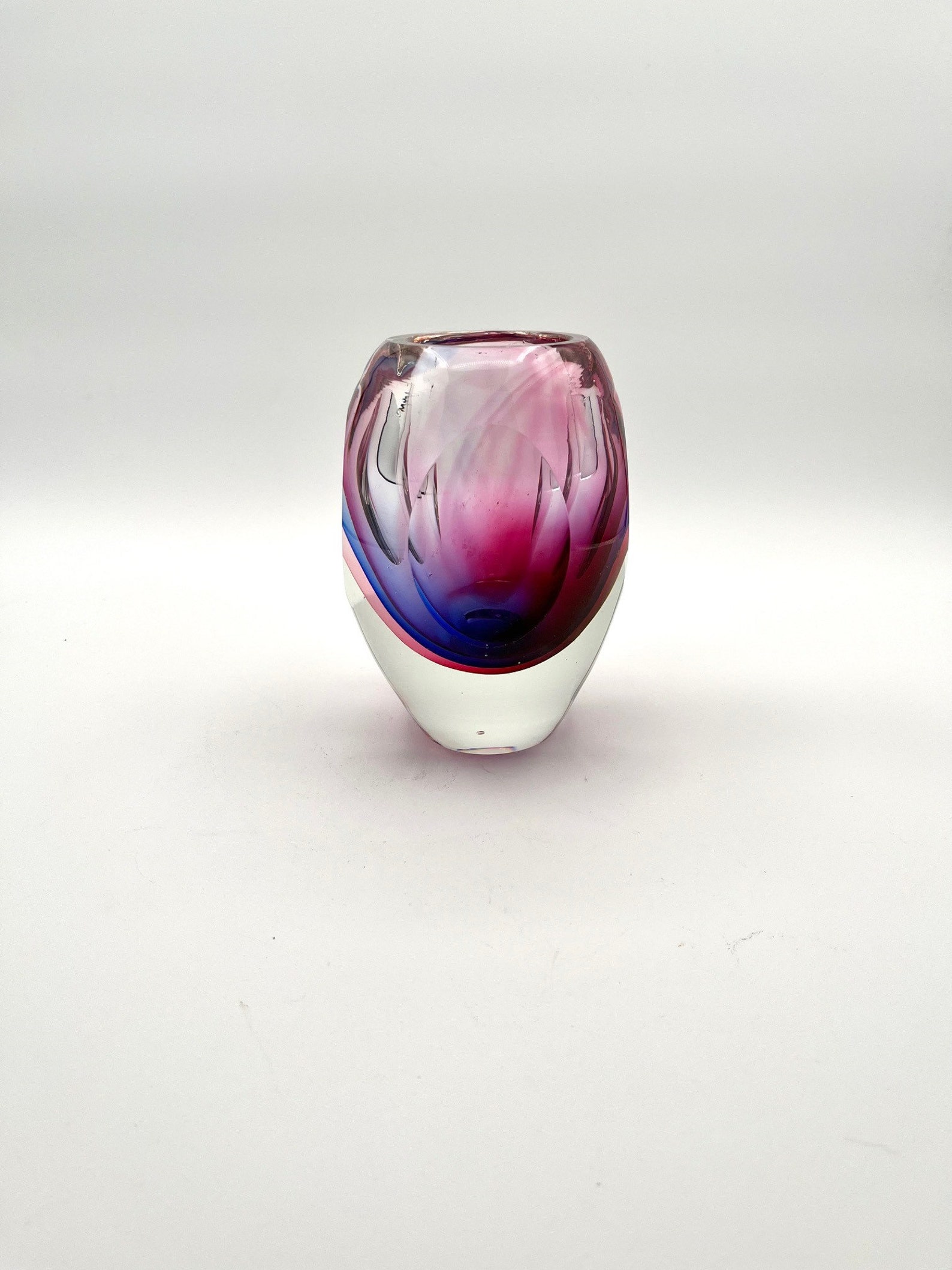 Murano Italy Studio Art Glass SOMMERSO Aurora Ombre Pink and Purple Faceted Rounded Vase Vintage ...