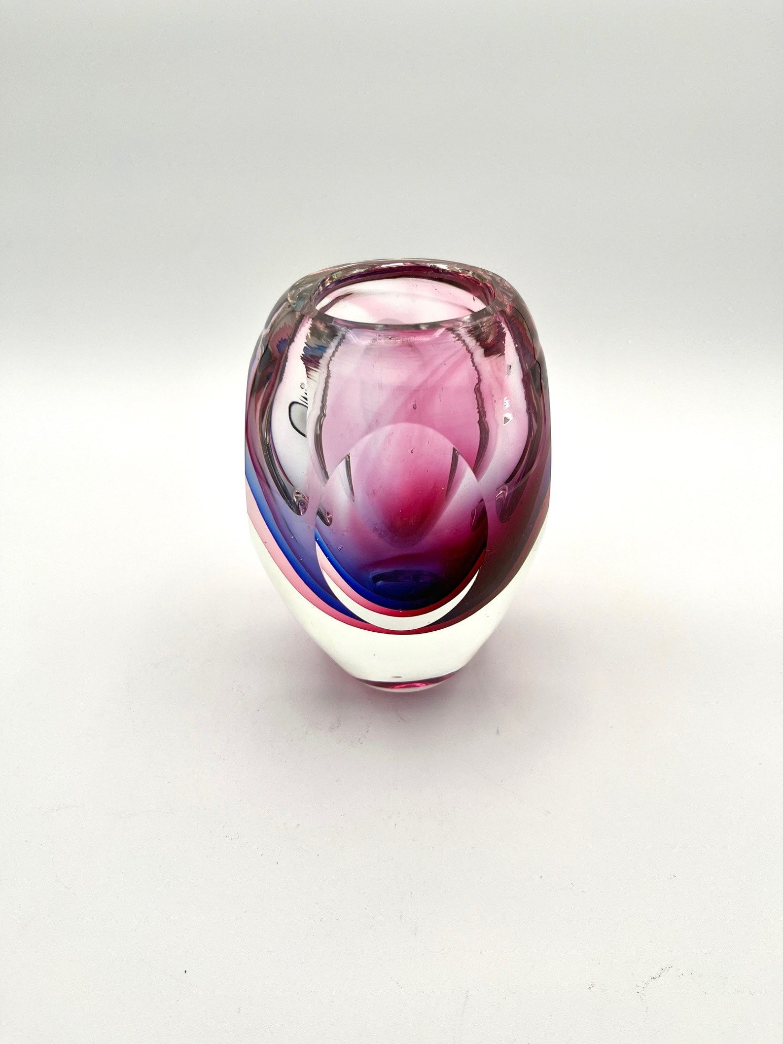 Murano Italy Studio Art Glass SOMMERSO Aurora Ombre Pink and Purple Faceted Rounded Vase Vintage ...