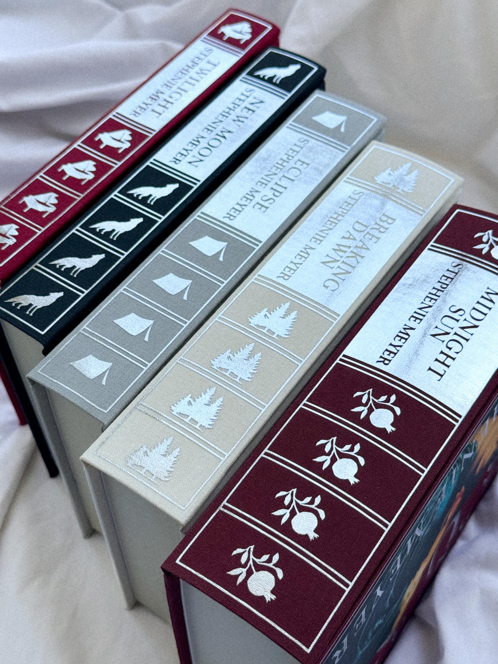 The Twilight Saga by Stephenie Meyer // Rebind - Etsy
