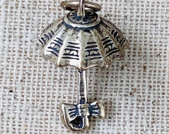 Sterling Silver Lovers in the Rain Opening Charm - Etsy