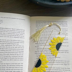 Summer Theme Bookmarked | Daisy |in My Book Lover Era |sunflower ...