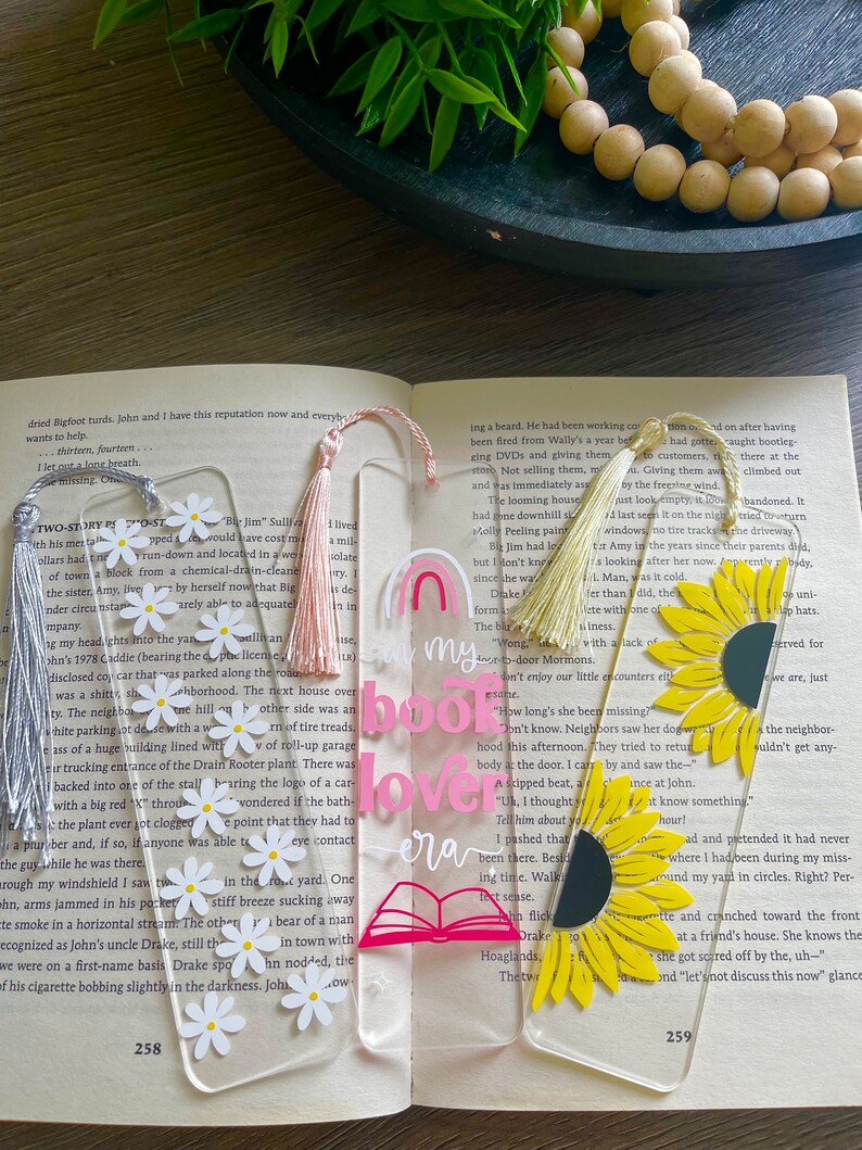 Summer Theme Bookmarked | Daisy |in My Book Lover Era |sunflower ...