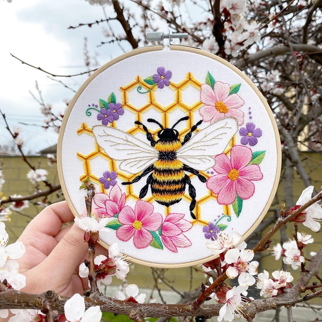 Queen Bee Hand Embroidery Pattern + Complete Video Course | Digital ...