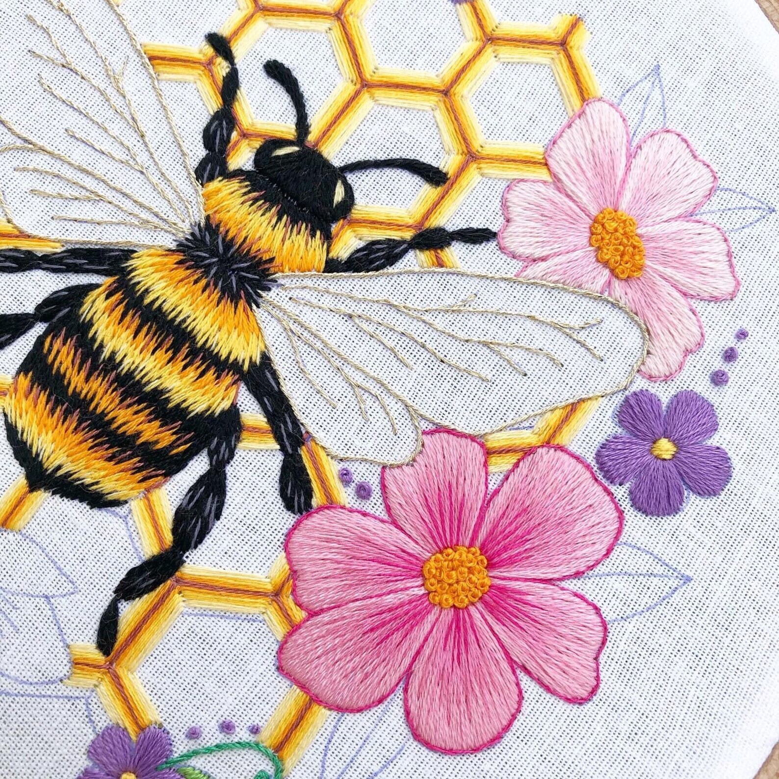 Queen Bee Hand Embroidery Pattern + Complete Video Course | Digital ...